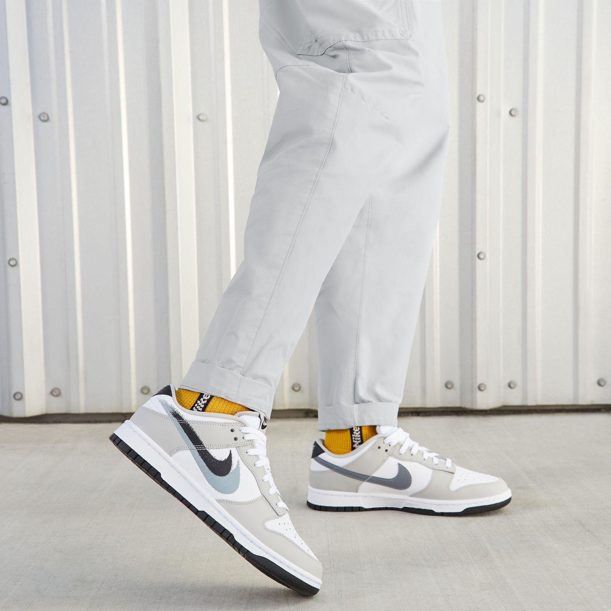 Nike Dunk Low ''Spray Paint Swoosh Logo'' Erkek Spor Ayakkabı | Barçın