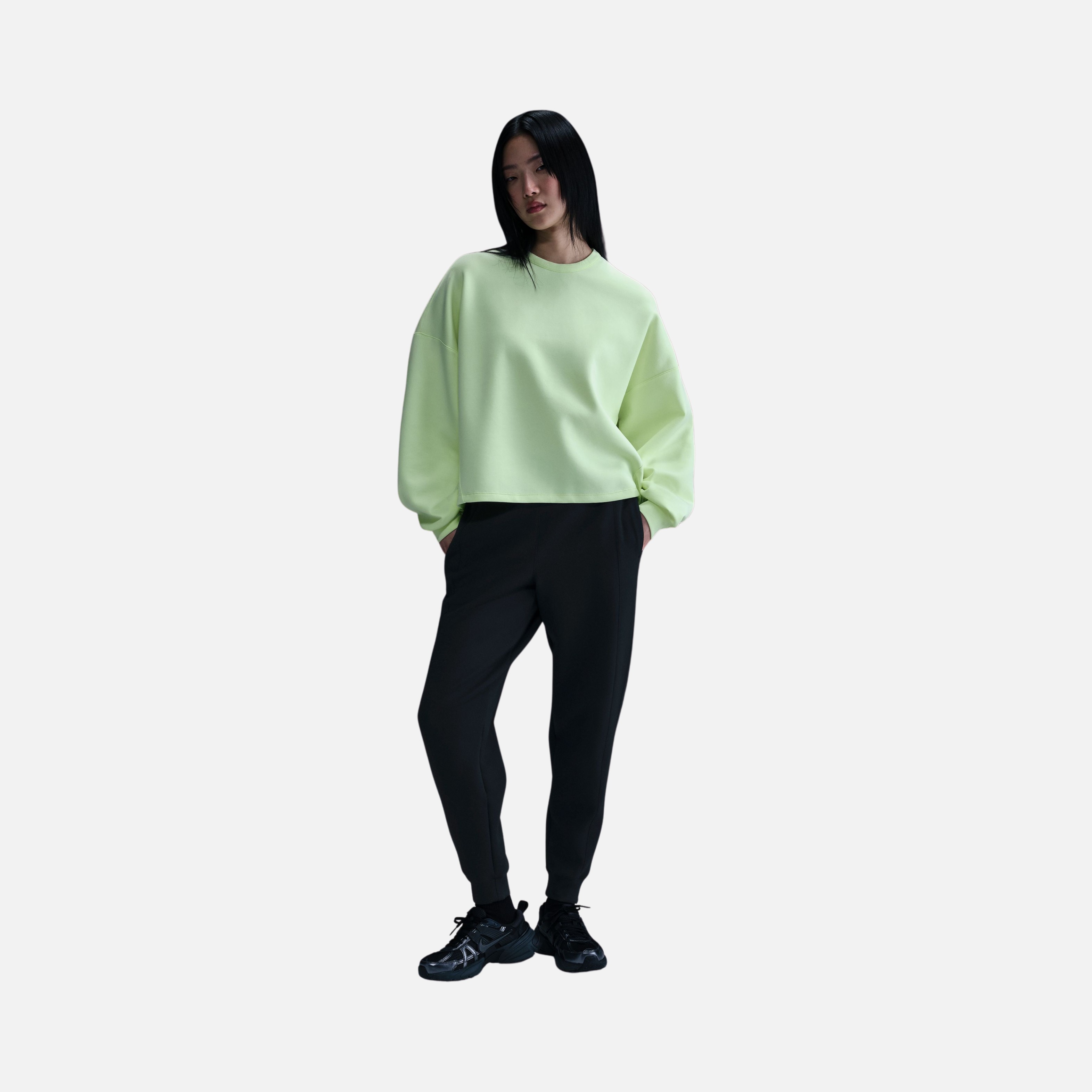 Nike 24.7 Dri-Fit Soft Knit Extra Loose Cut Crew Training Kadın ...